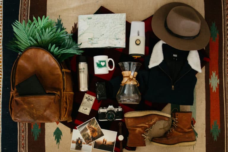 The Ultimate PNW Packing List (For All Seasons) - The Mandagies