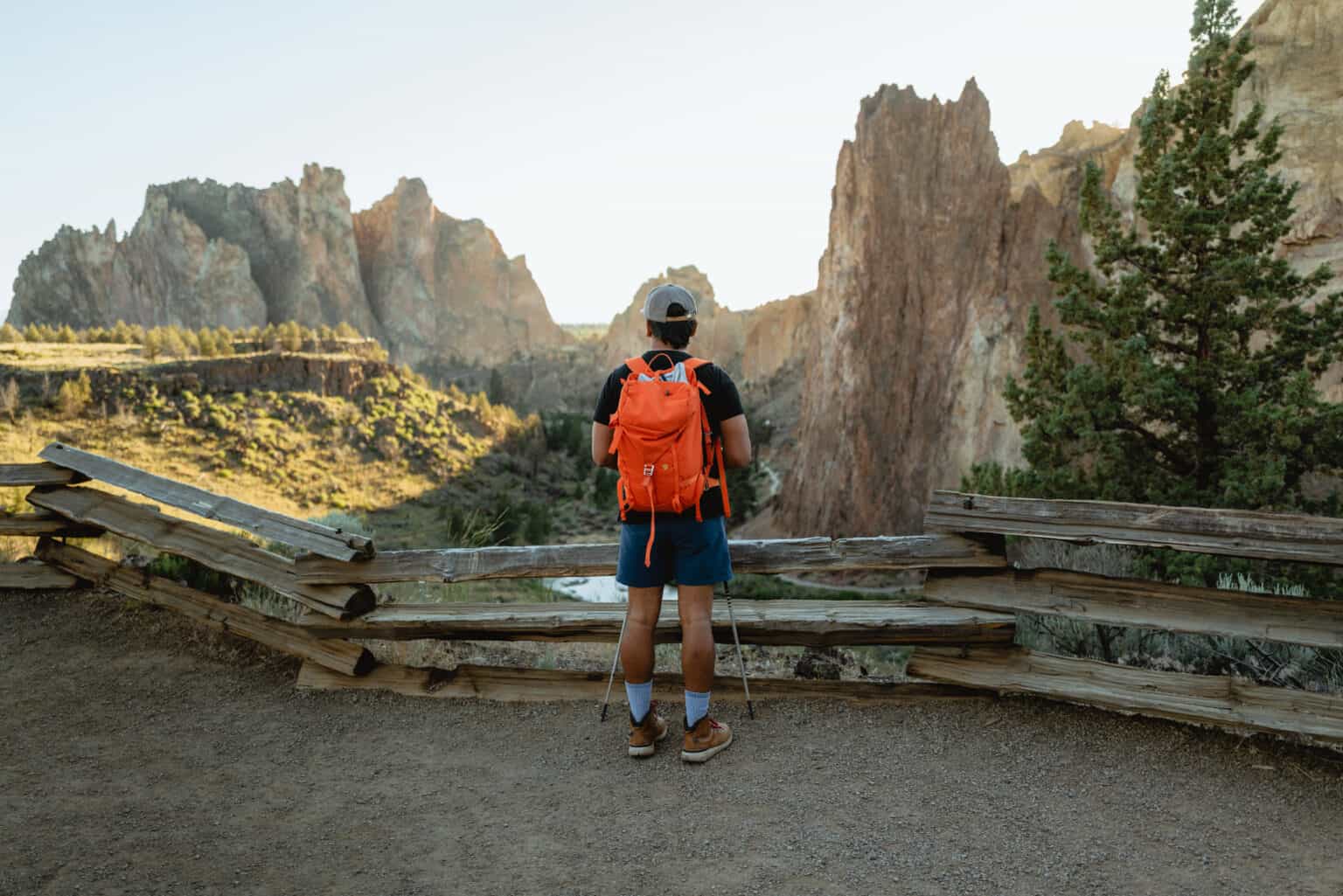 The Ultimate PNW Packing List (For All Seasons) - The Mandagies