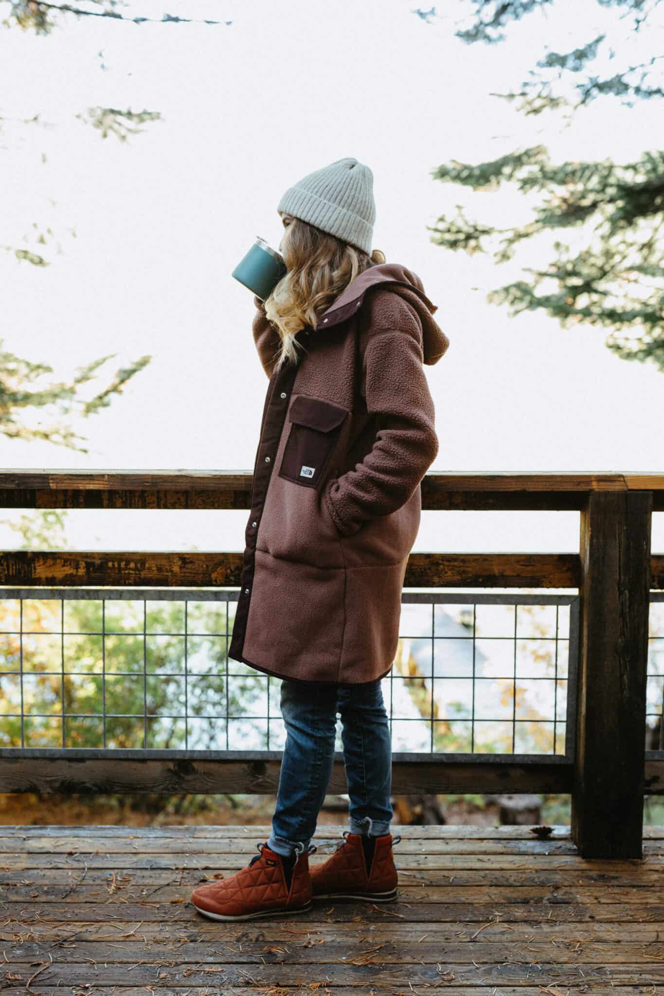 What to Wear Hiking In The Fall (Be Prepared AND Stylish!) - The Mandagies